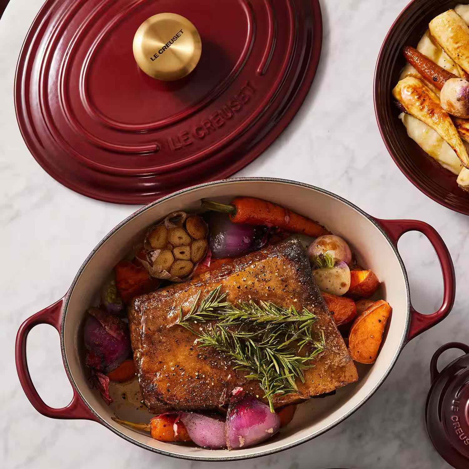 Discovering the Versatility of Cast Iron Casserole Pots in Cooking – Mooch